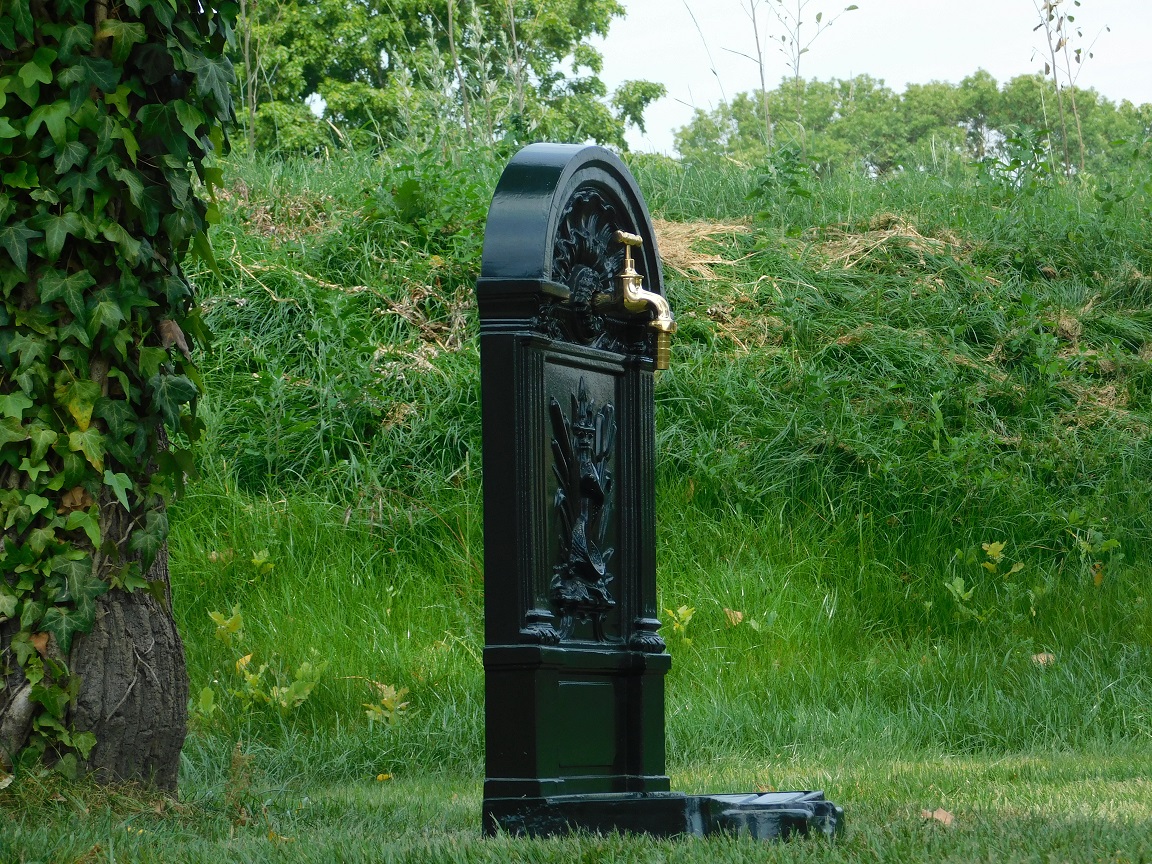 Staande fontein, fontein / tuinfontein, groen, buiten wasbak
