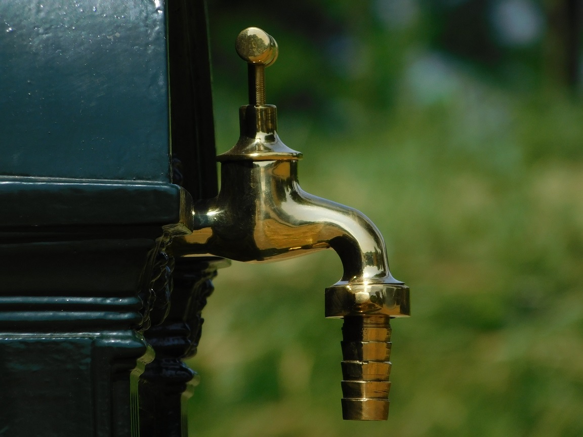 Staande fontein, fontein / tuinfontein, groen, buiten wasbak