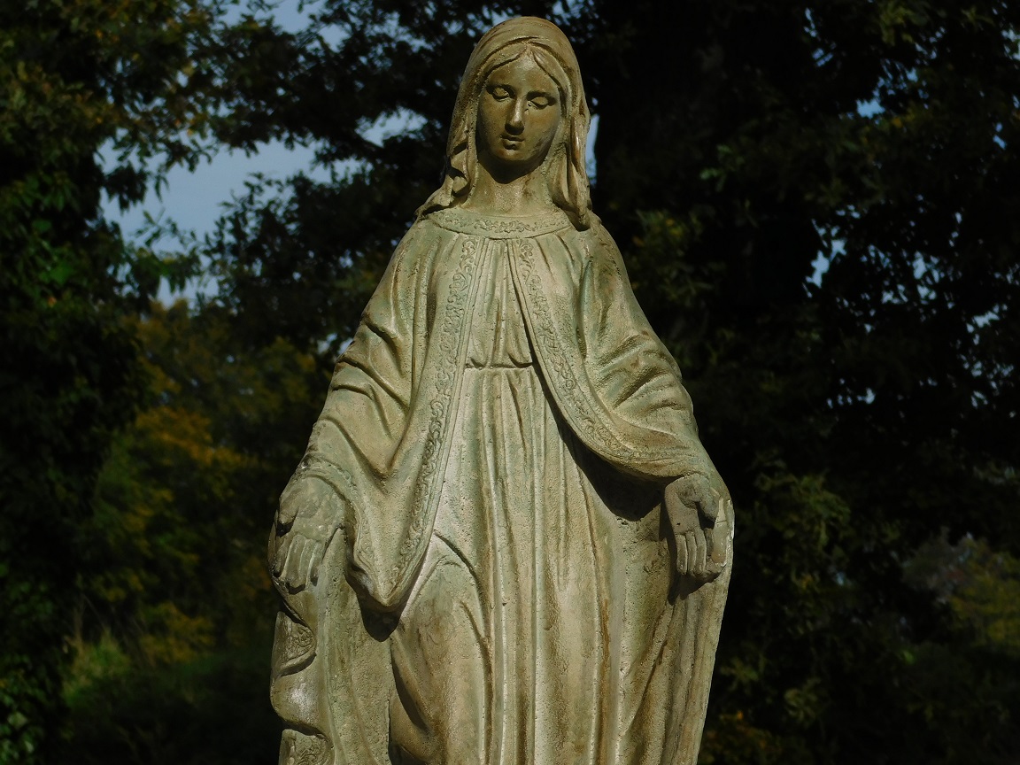 Statue Maria, robust, ecru Gartenstatue, polystone statue