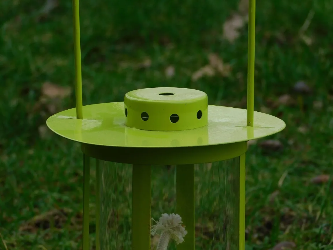 Olielamp - fel groen - metaal - stormlantaarn - houseandgarden.shop ...