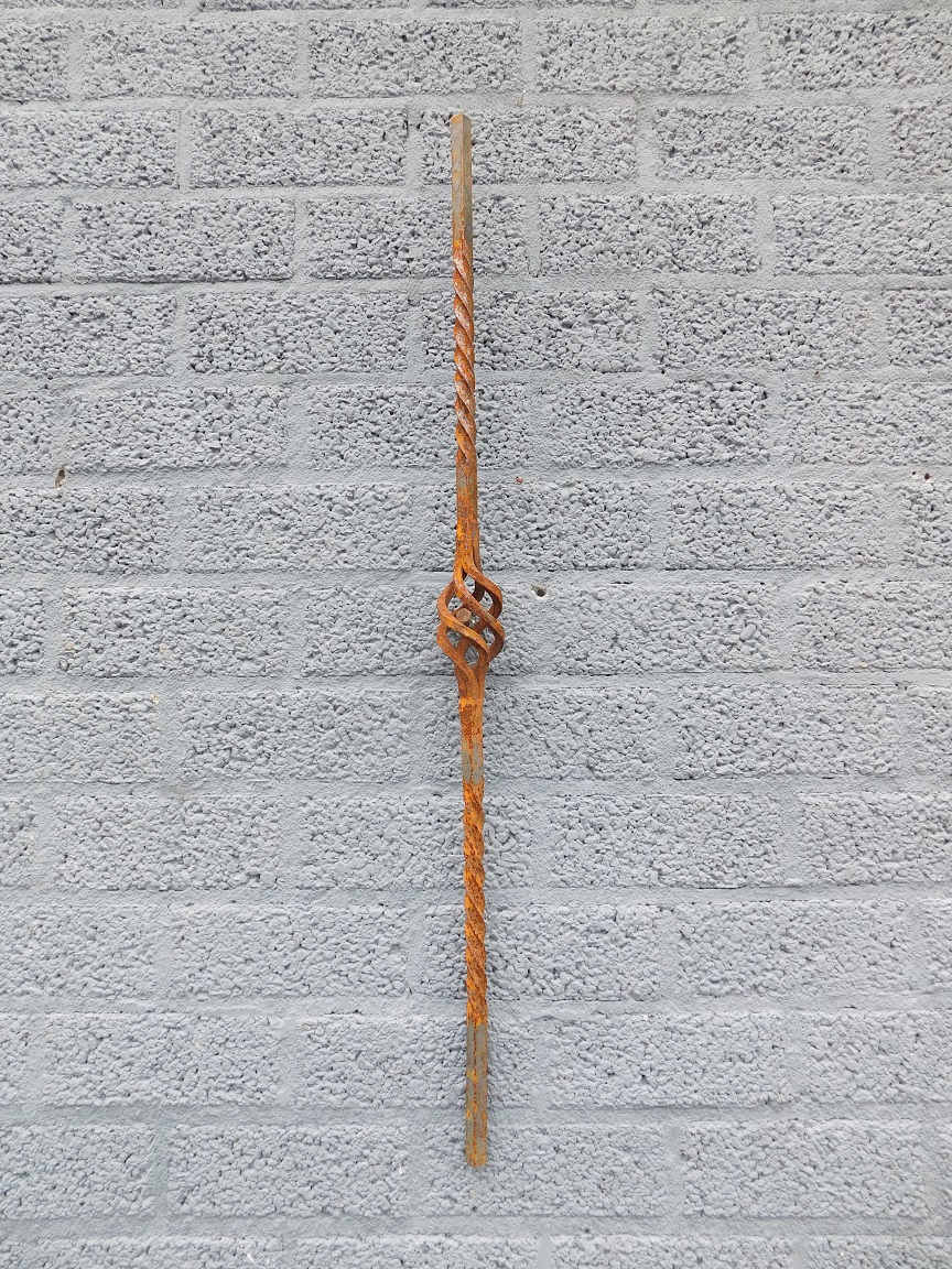 Baluster met ui vortax, trapstijl gemaakt van massief ijzer